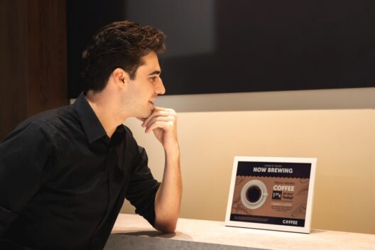 Samsung выпустил 13-дюймовый дисплей из биополимера Color E-Paper ...